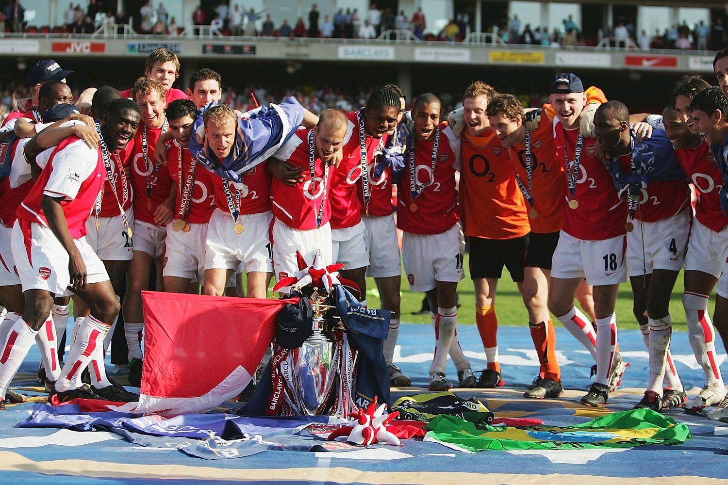 The 'Invincible' Duo: Bergkamp & Henry | TheFanStands