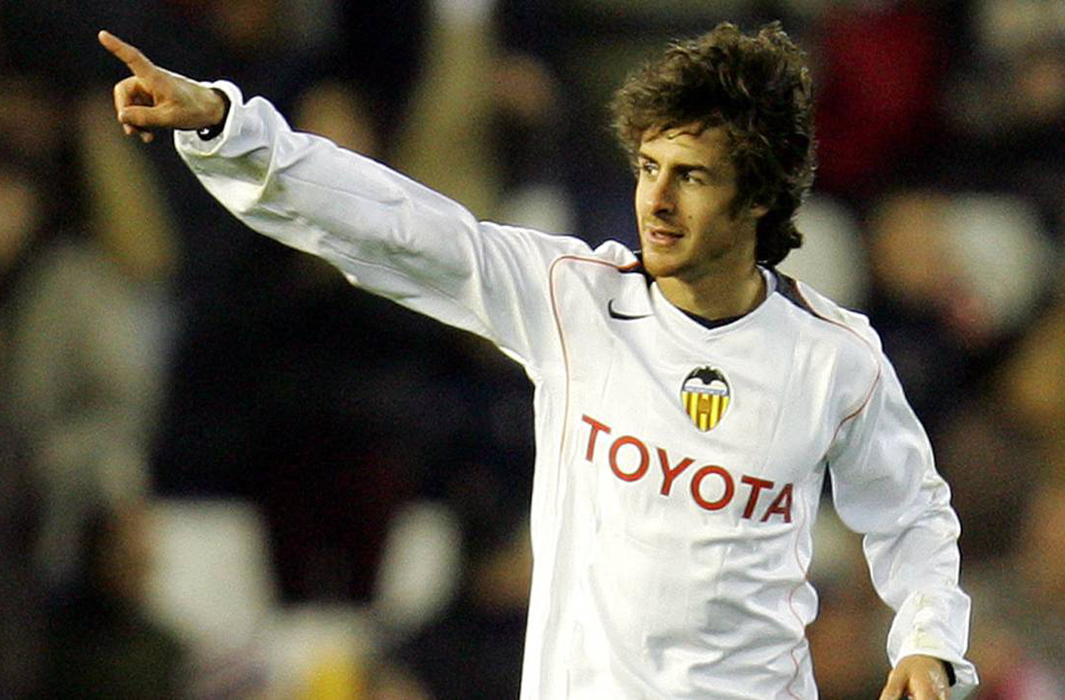 In The Shadows- Pablo Aimar | TheFanStands